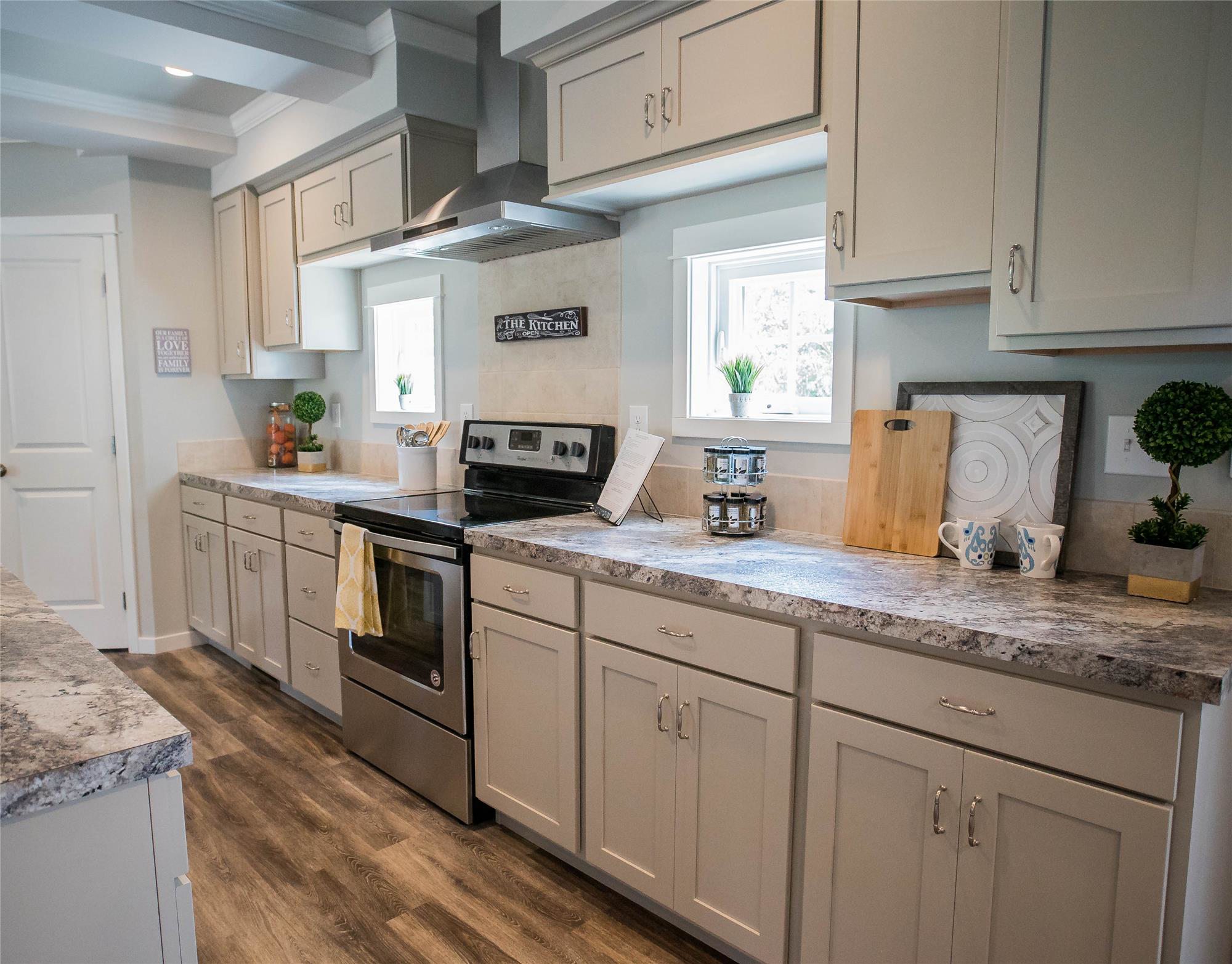 Ritz Craft Homes Kitchen